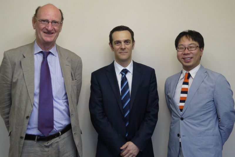 杏林大学 ： 10/10 University of AdelaideのMr. Simon Futoが来訪